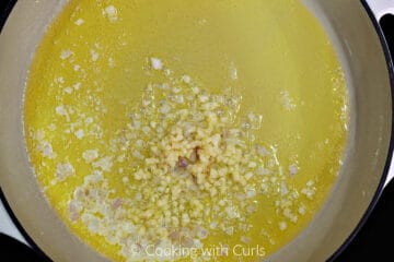 Garlic Shrimp Pasta - Cooking with Curls