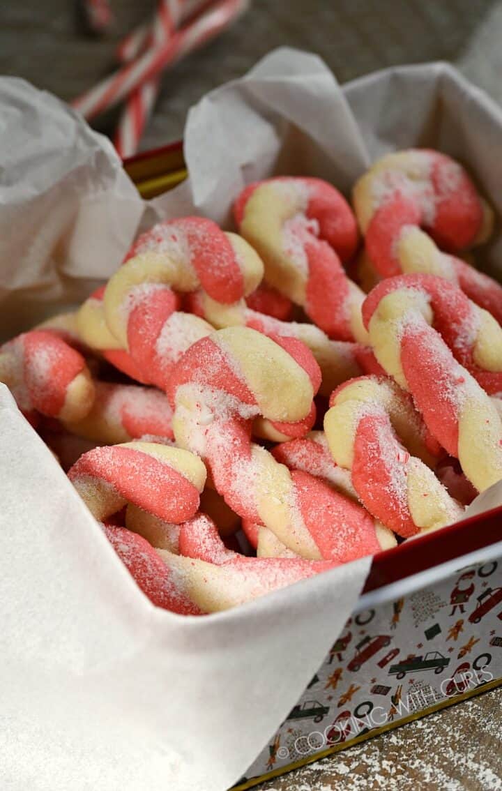 Candy Cane Cookies - Cooking with Curls