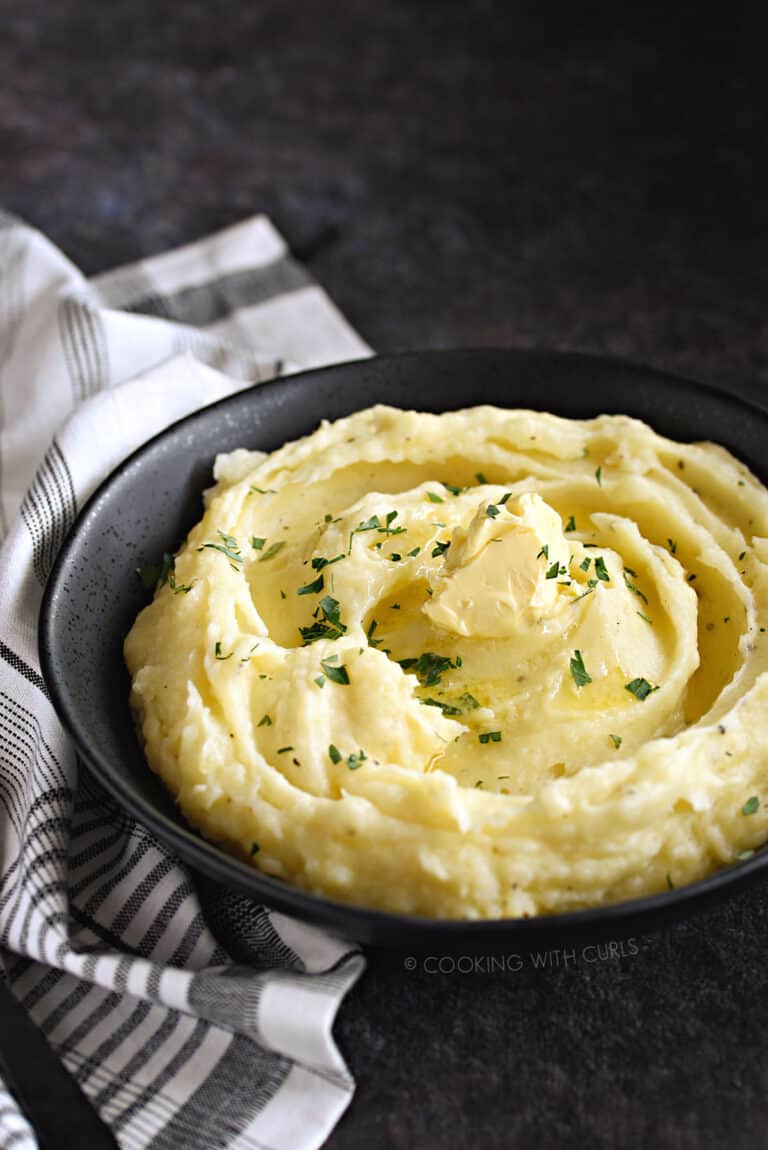 How to Make Homemade Mashed Potatoes - Cooking with Curls