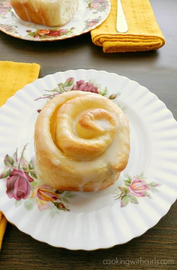 Lemon Curd Sweet Rolls - Cooking with Curls