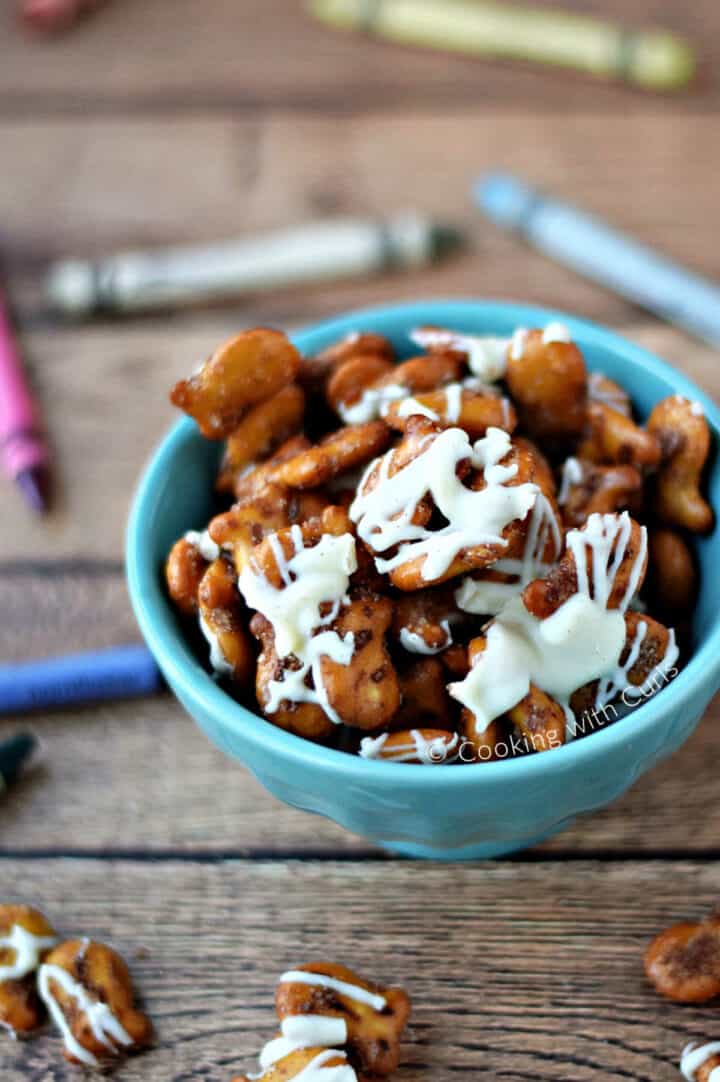 Cinnamon Sugar Pretzel Goldfish Crackers - Cooking with Curls