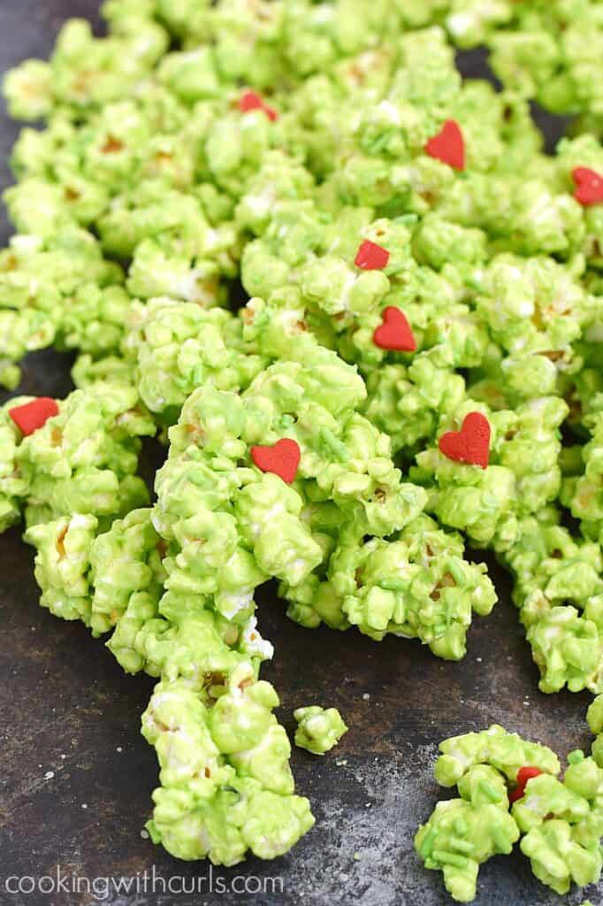 Grinch Popcorn - Cooking with Curls