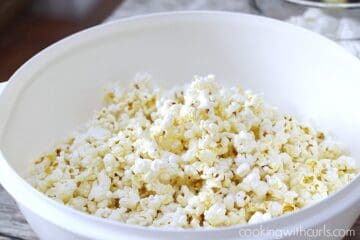 Springtime Chocolate Covered Popcorn - Cooking with Curls