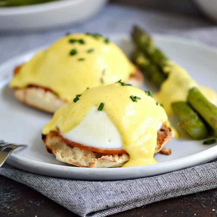 Classic Eggs Benedict - Cooking with Curls