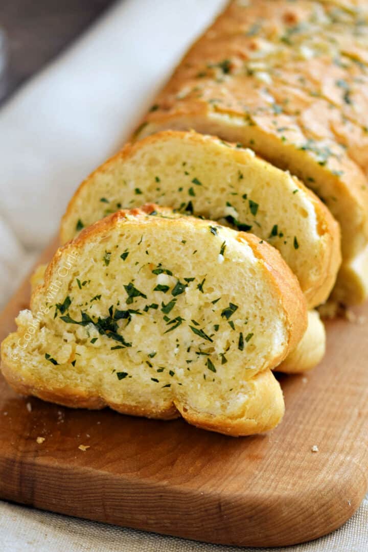 Easy Garlic Bread Recipe - Cooking with Curls