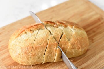 Cheesy Garlic Pull-Apart Bread - Cooking with Curls