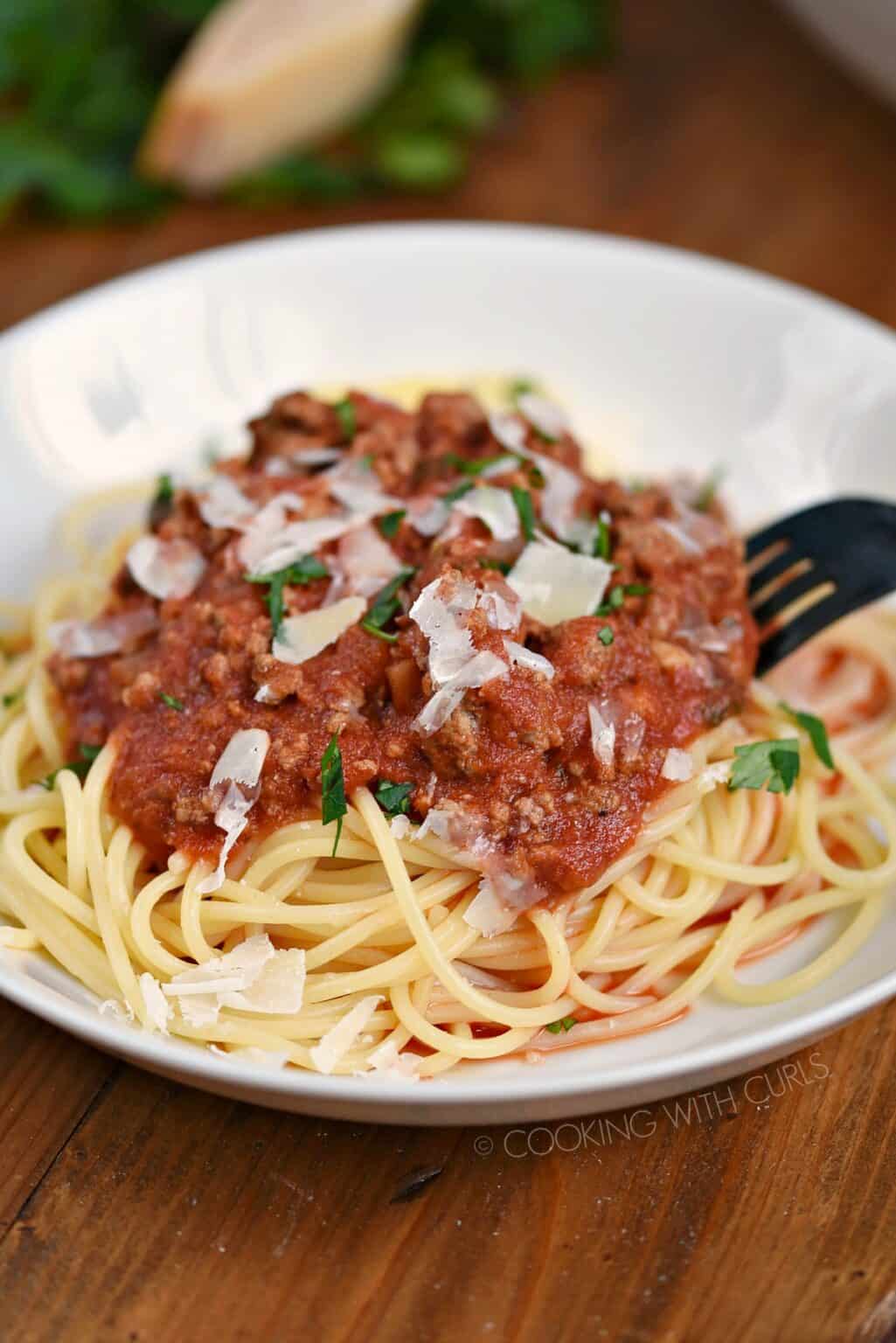 Simple Bolognese Sauce - Cooking with Curls