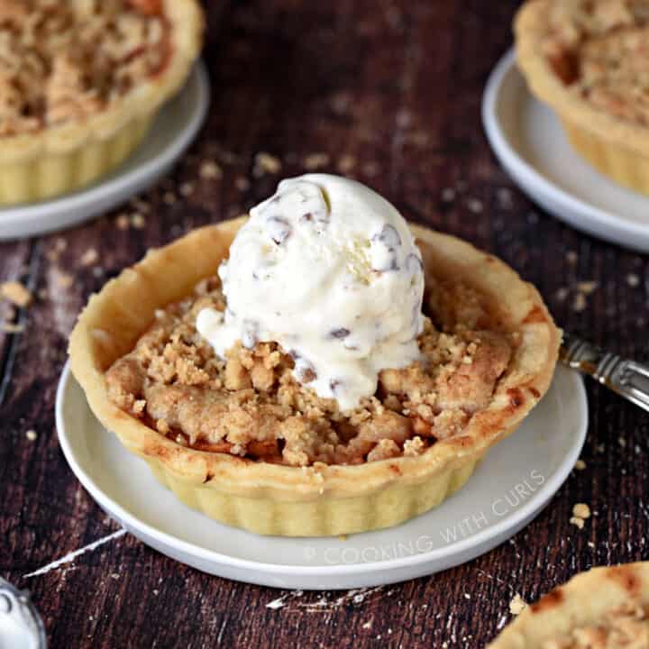 Mini Dutch Apple Pies - Cooking with Curls