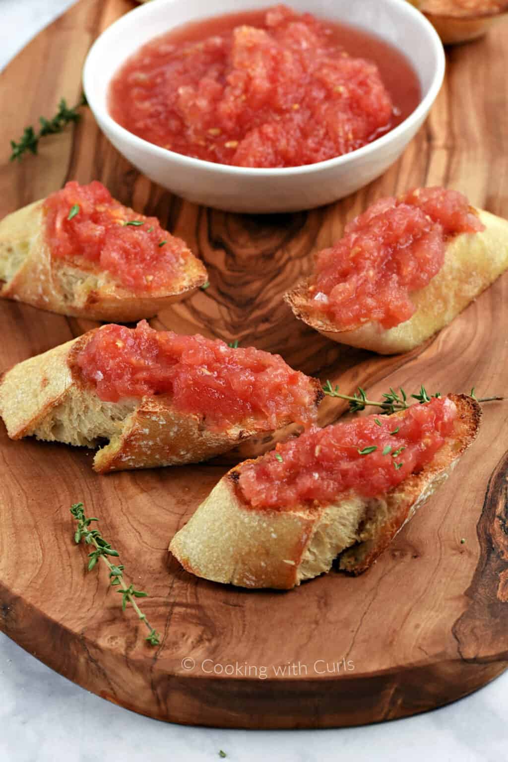 Pan con Tomate (Spanish Tomato Bread Recipe) - Cooking with Curls
