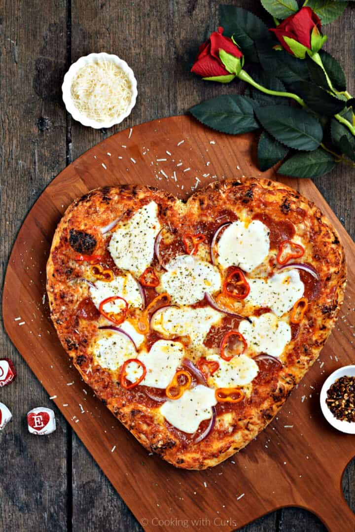 Heart Shaped Pizza Recipe - Cooking with Curls